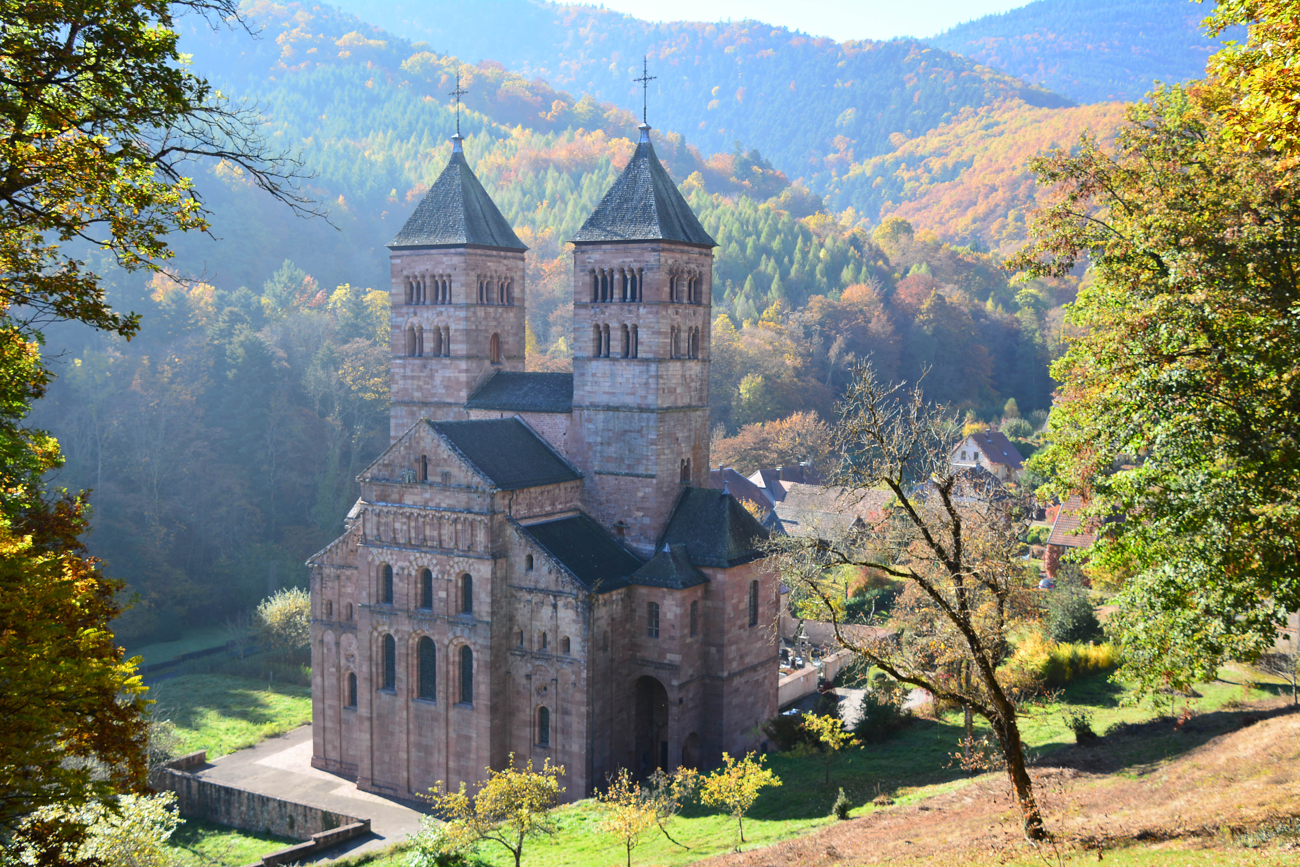 Abteikirche Kloster Murbach - Murbach (Frankreich) - Badische Zeitung ...
